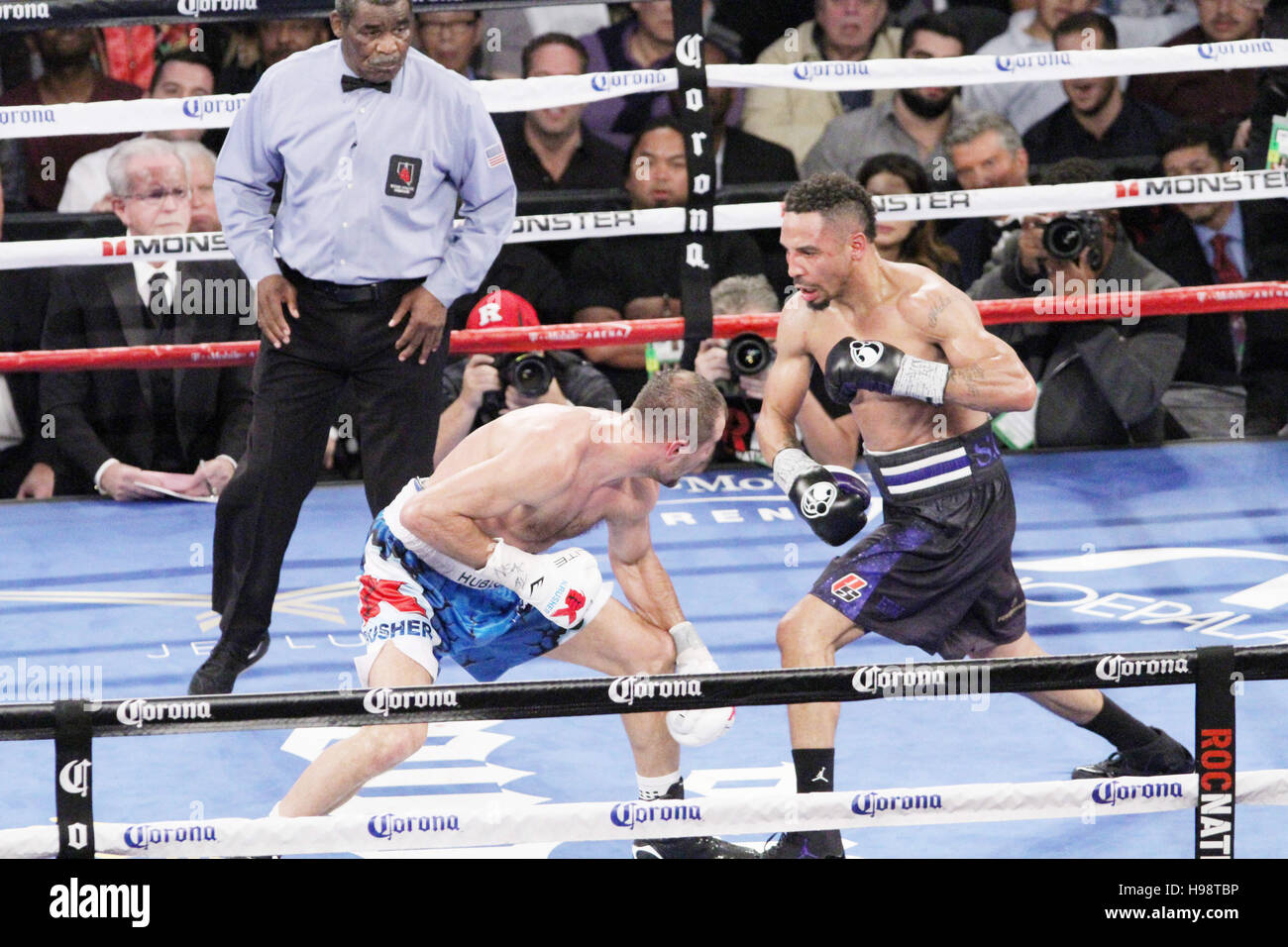 Las Vegas, Nevada, USA. 20th Nov, 2016. Light Heavyweight boxers Andre ...