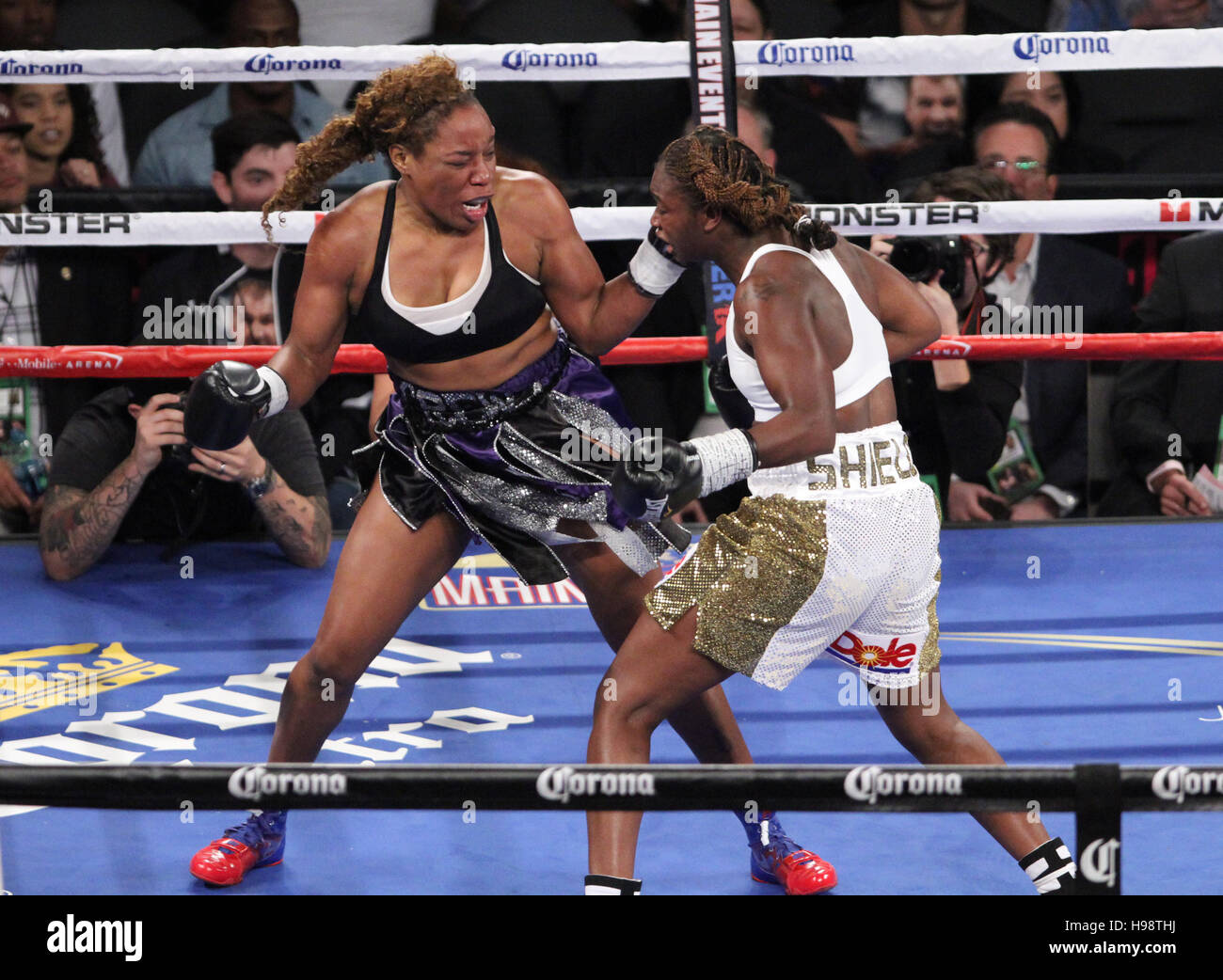 Claressa shields hi-res stock photography and images - Alamy