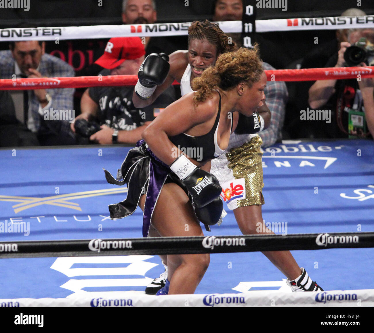November 20, 2016 - Olympian Claressa Shields makes her professional ...
