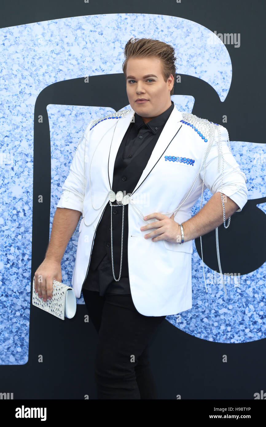 Sydney, Australia. 20 November 2016. Alright Hey arrives on the red ...