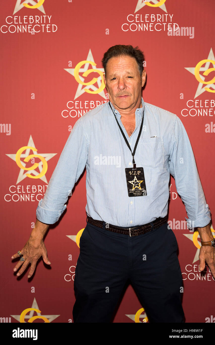 Hollywood, California, USA. 19th Nov, 2016. Chris Mulkey arrives at ...