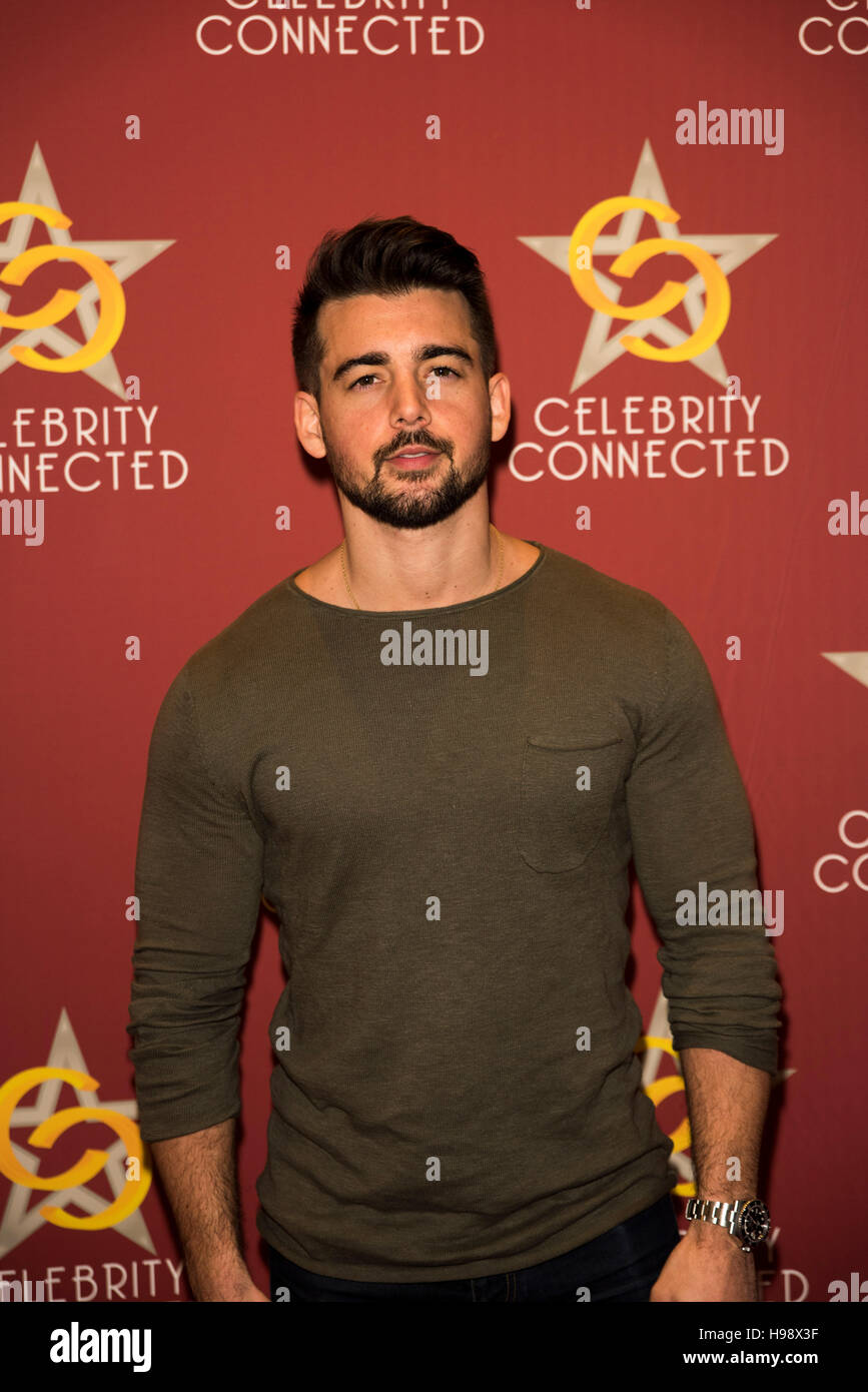 Los Angeles, USA. 19th Nov, 2016. John Deluca arrives at Celebrity ...