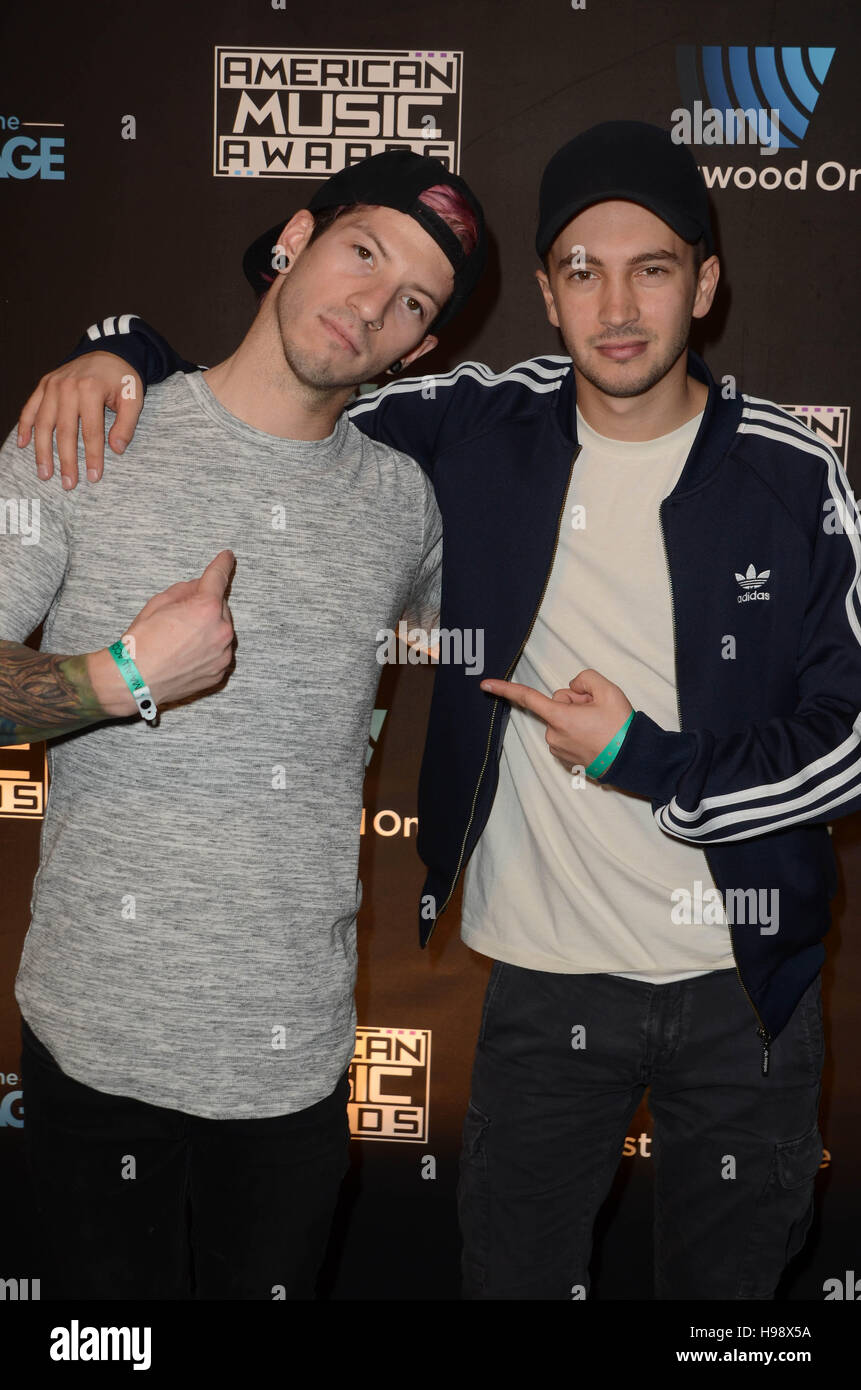 Los Angeles, Ca, USA. 19th Nov, 2016. Twenty One Pilots at Day 2 of ...