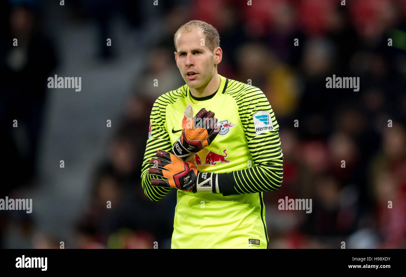 Leverkusen, Gemrany. 18th Nov, 2016. Leipzig's goalkeeper Peter Gulacsi ...