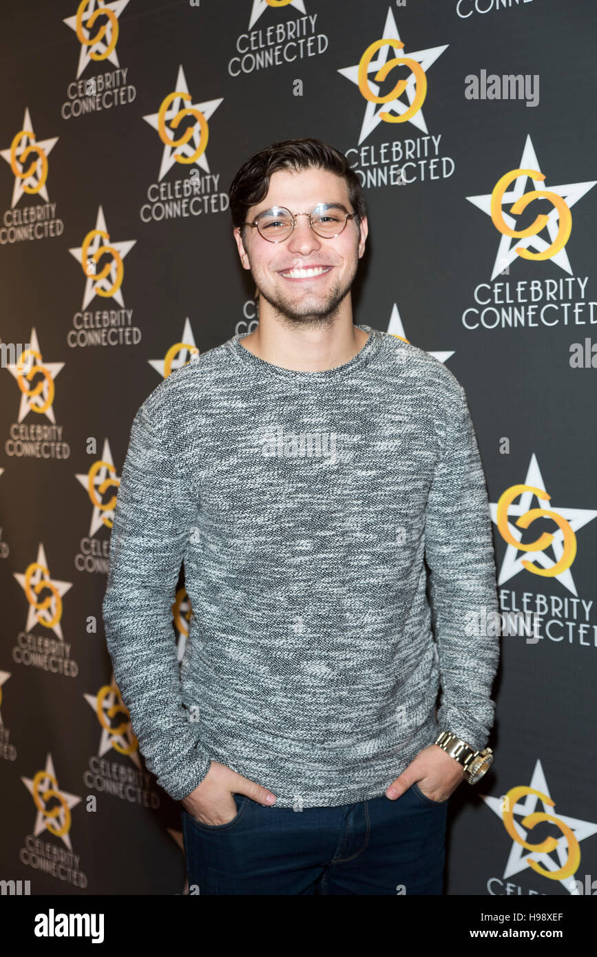 Los Angeles, USA. 19th Nov, 2016. Luke Bilyk arrives at Celebrity ...