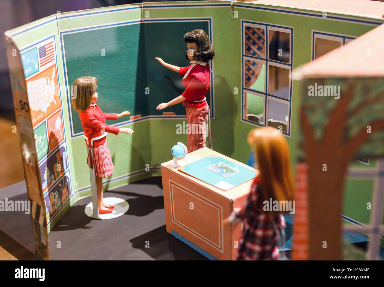 Celle, Germany. 18th Nov, 2016. Barbie dolls can be seen at the ...