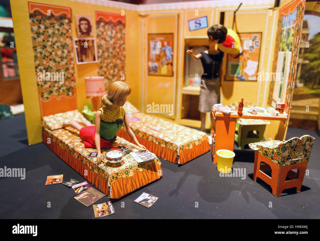 Celle, Germany. 18th Nov, 2016. Barbie dolls can be seen at the ...