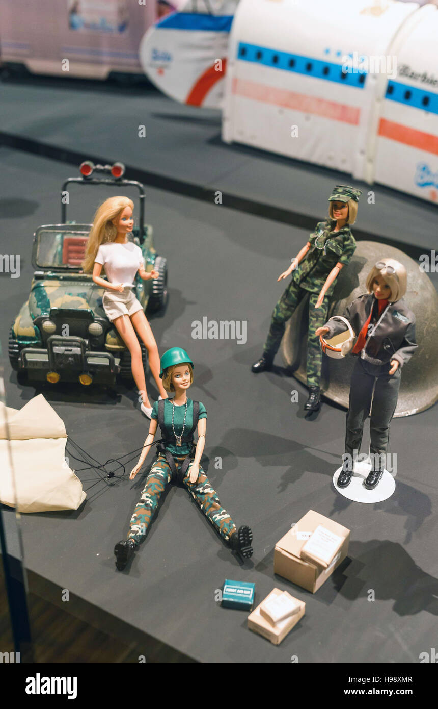 Celle, Germany. 18th Nov, 2016. Barbie dolls can be seen at the ...