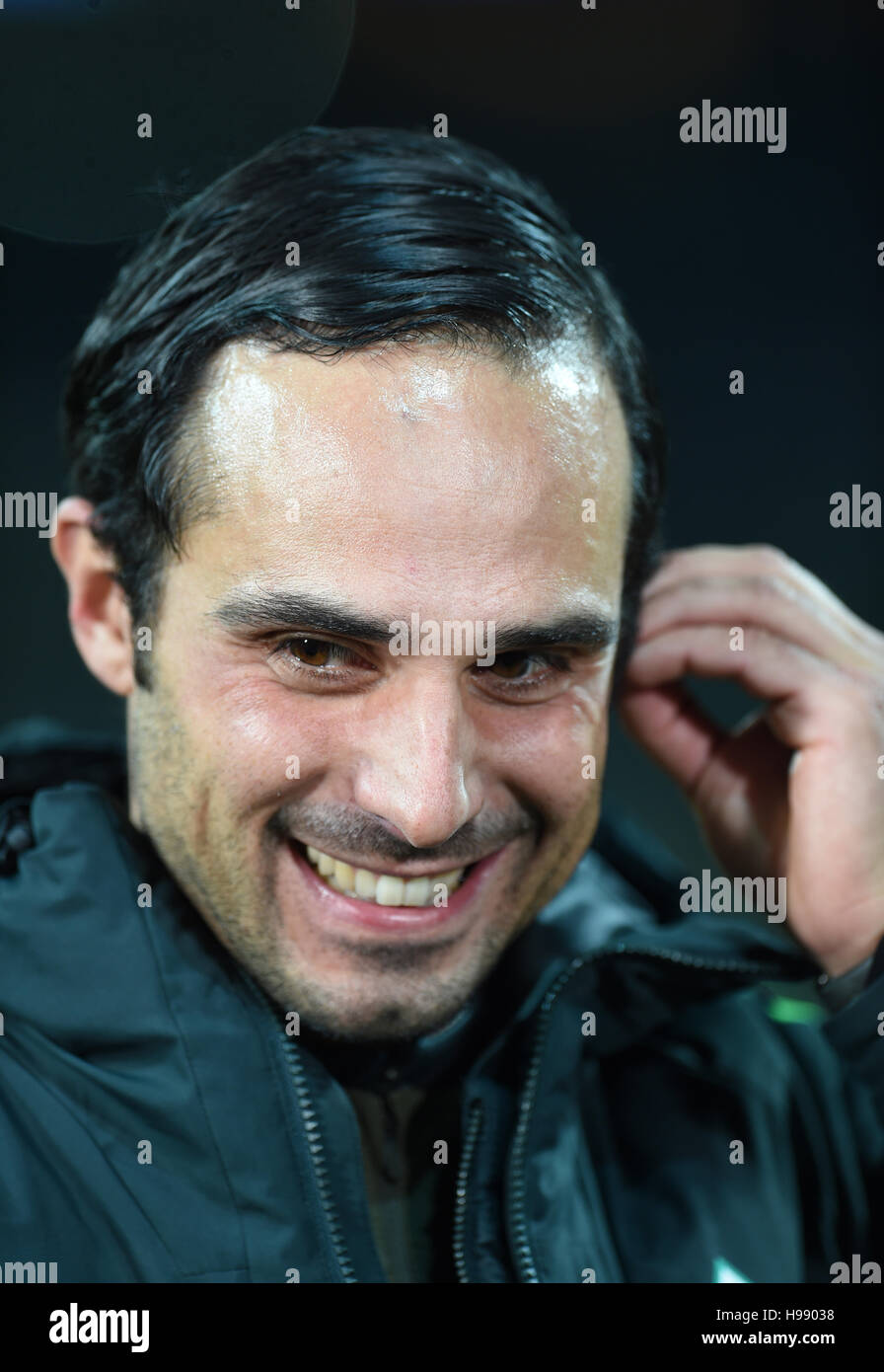 Bremen, Germany. 20th Nov, 2016. Werder's coach Alexander Nouri ...