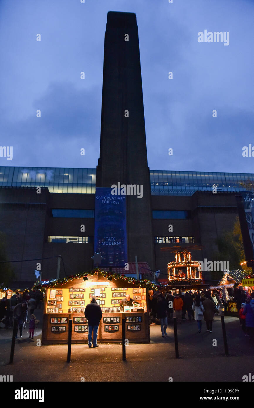 Tate outside hi-res stock photography and images - Alamy