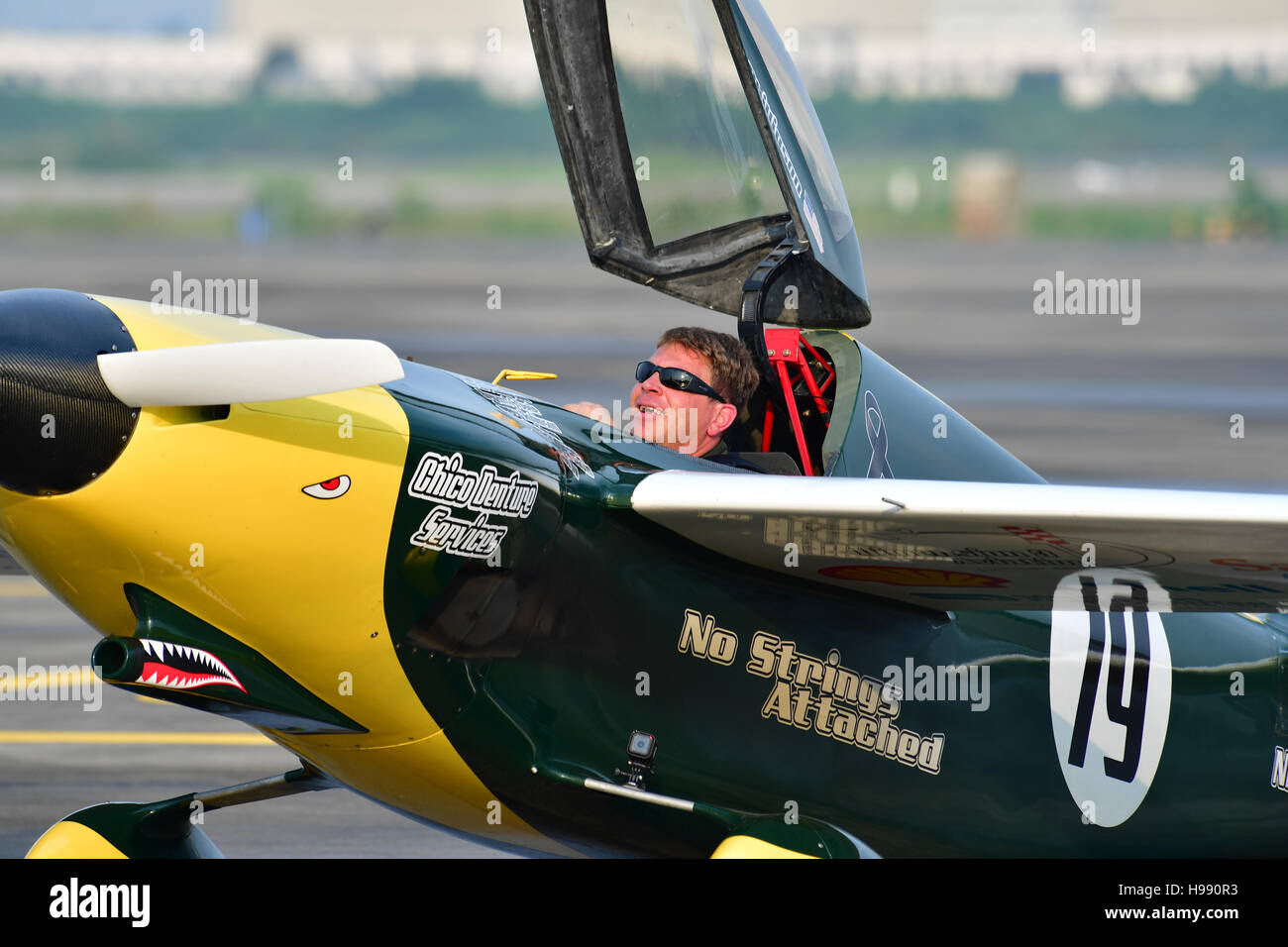 Chonburi, Thailand. 20th Nov, 2016. Justin Phillipson pilot of USA with ...