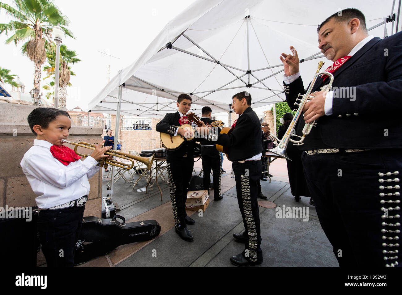 Mexican trumpet player hi-res stock photography and images - Alamy