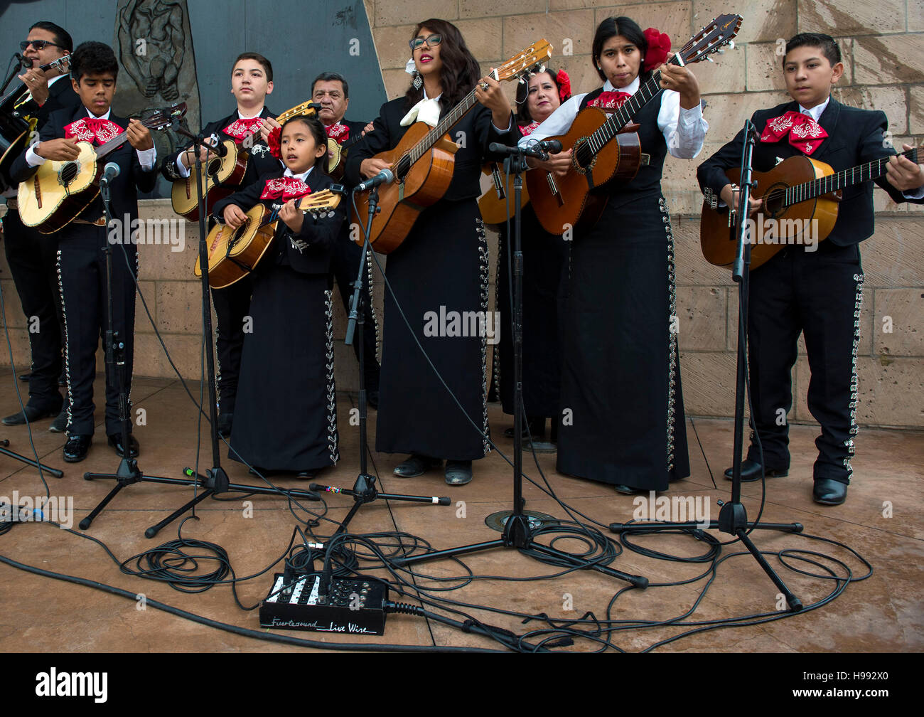 Mariachi plaza los angeles hi-res stock photography and images - Alamy