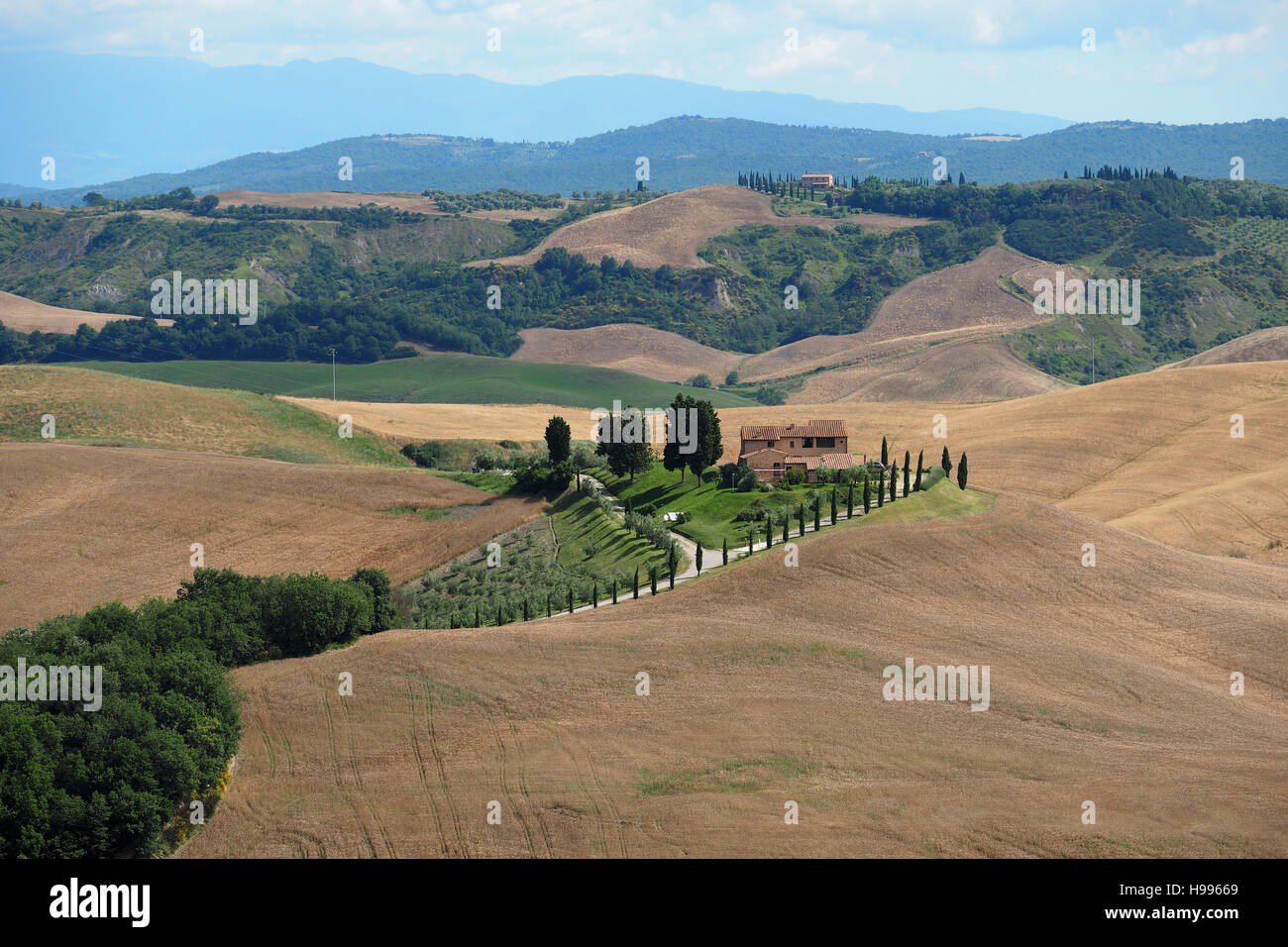 Tuscany farmhouse, Italy Stock Photo - Alamy