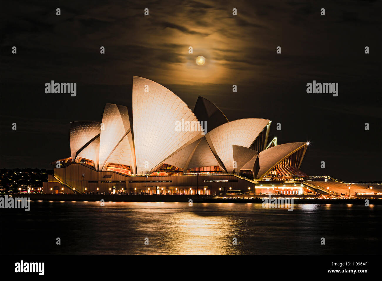 The sydney opera house in australia hi-res stock photography and images ...