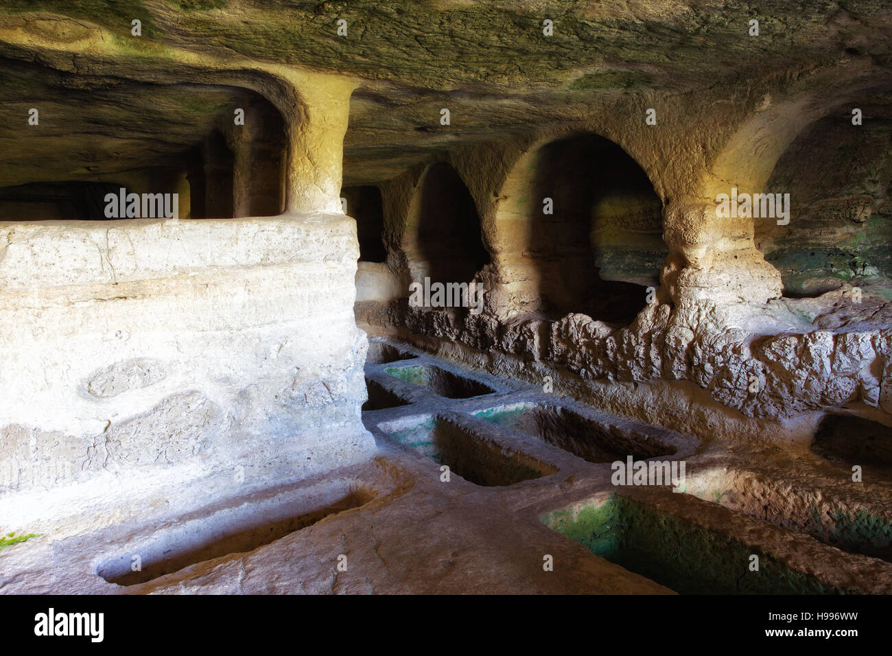 Underground catacomb hi-res stock photography and images - Alamy