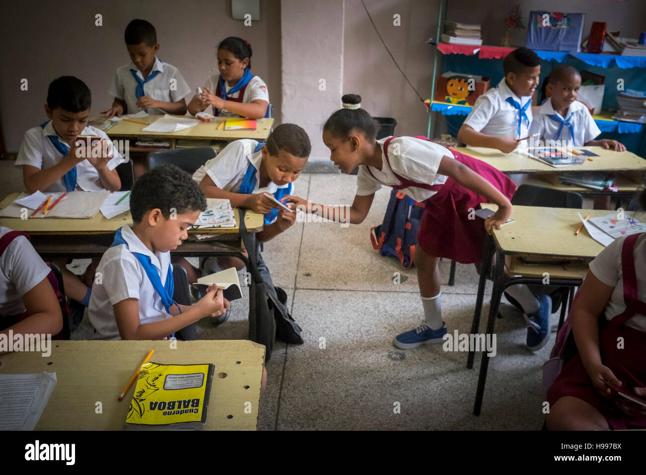 Group school children havana cuba hi-res stock photography and images ...