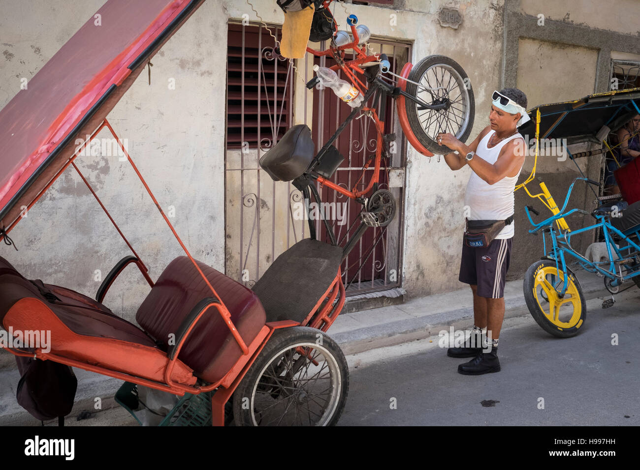 Cuba havana bicycle taxi on street hi-res stock photography and images ...