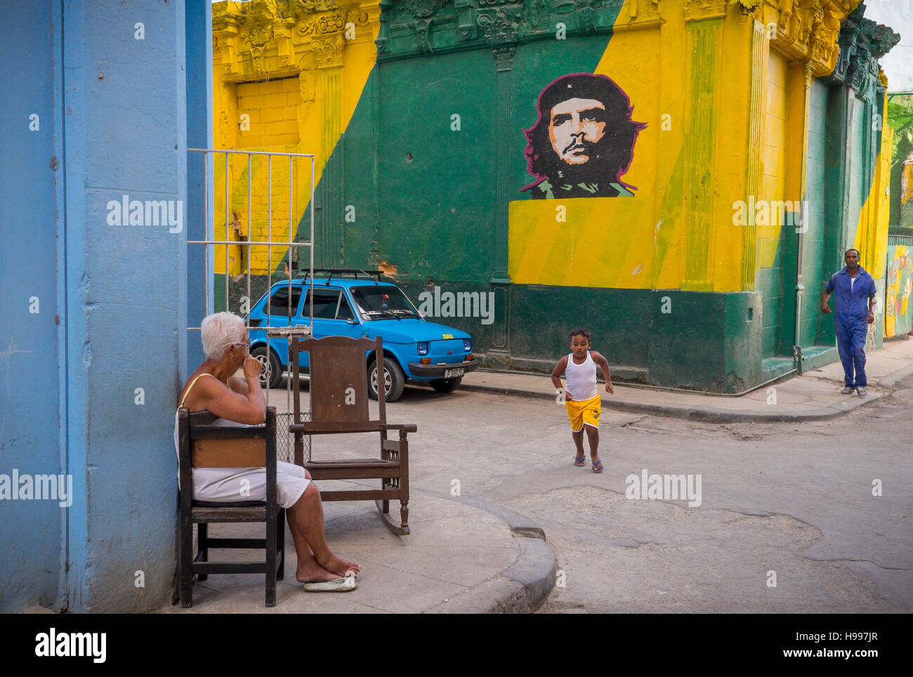 Havana, Cuba: Street scene in Old Havana Stock Photo - Alamy