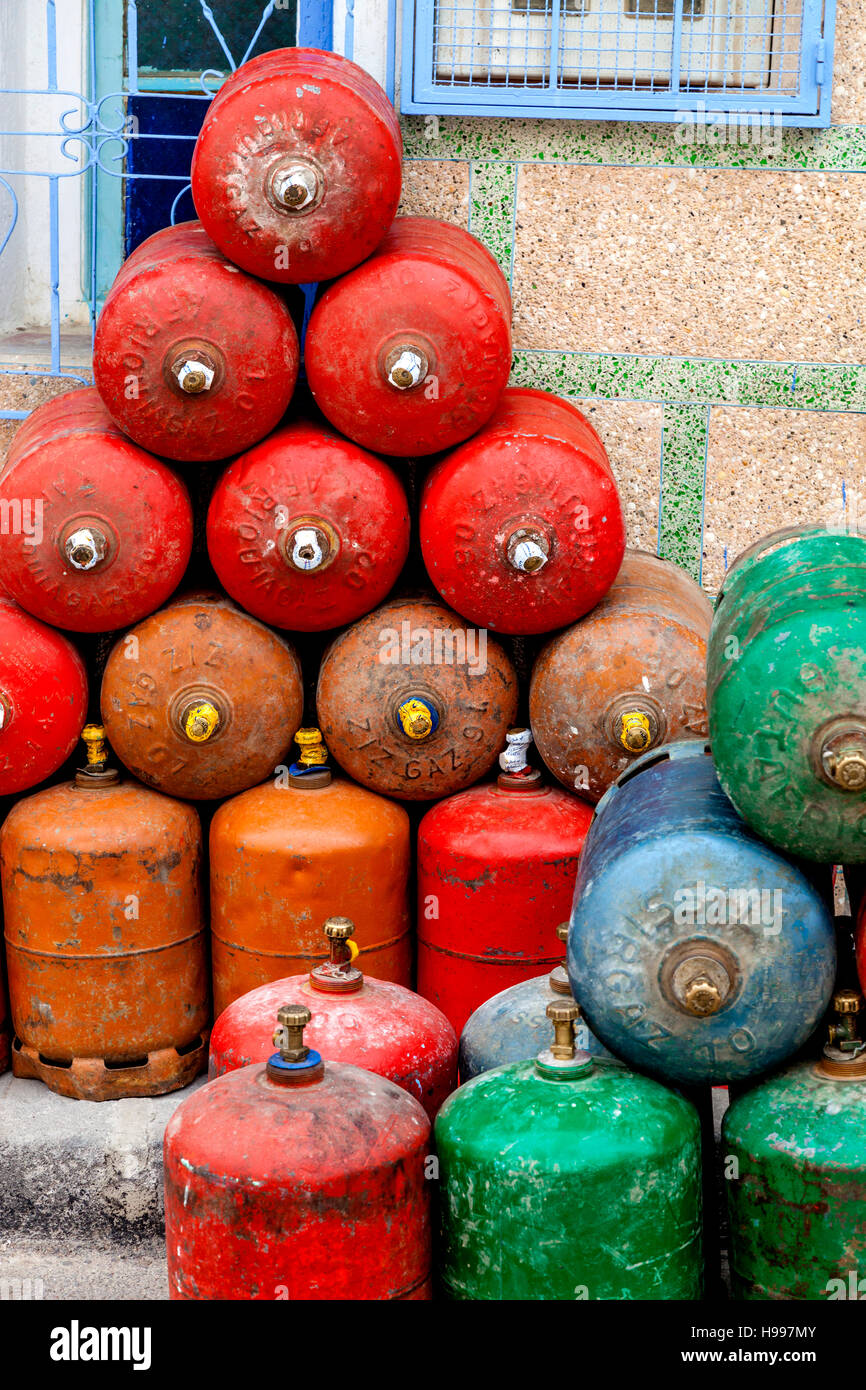 Color cylinders hi-res stock photography and images - Alamy