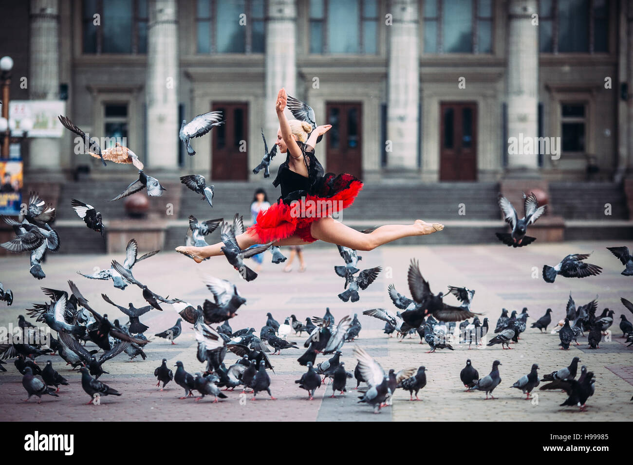 Ballerina doing splits in the air Stock Photo - Alamy