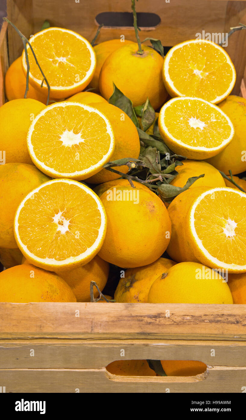 Oranges boxes hi-res stock photography and images - Alamy
