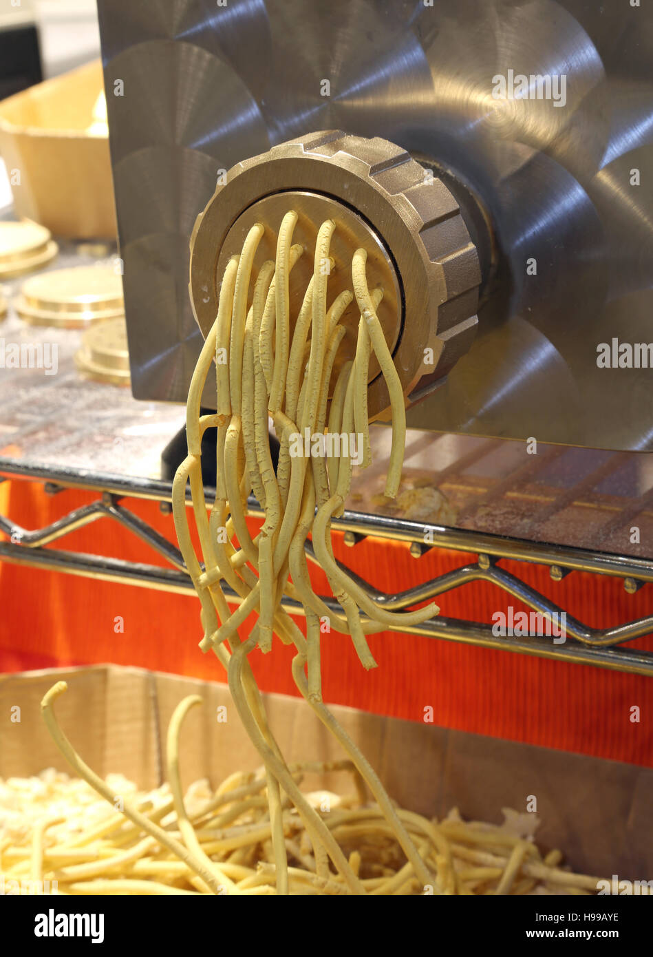 Bologna fresh pasta hi-res stock photography and images - Alamy