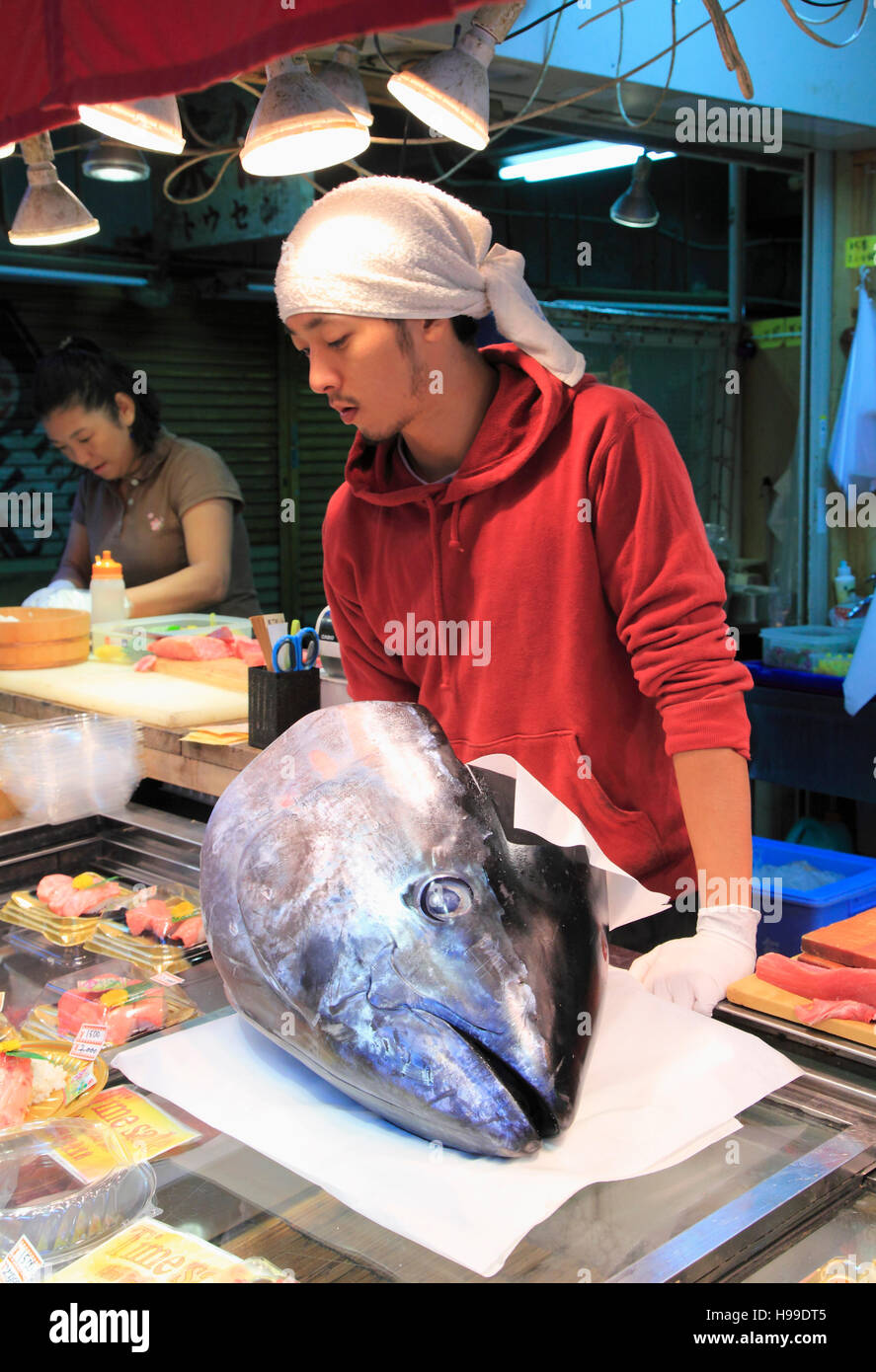 Tsukiji fish market tokyo fishmonger hi-res stock photography and ...