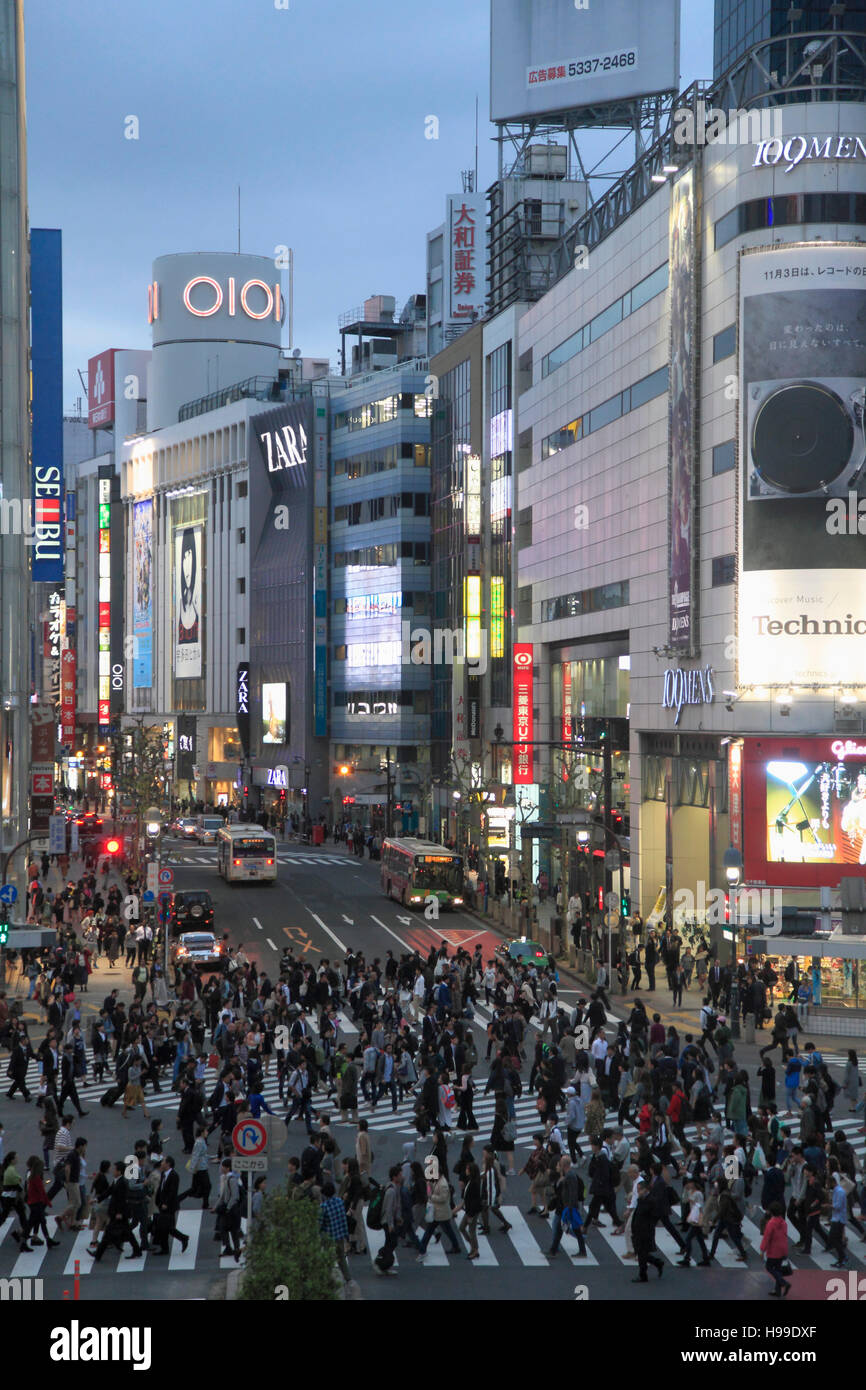 Japan, Tokyo, Shibuya, street scene, crowd, people, Shibuya Crossing ...