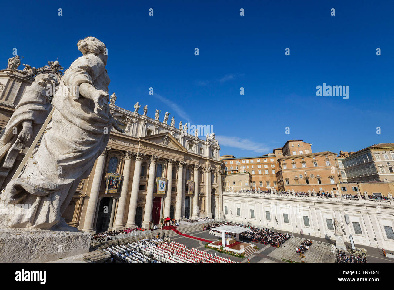 Vatican City, Vatican. 20th Nov, 2016. Pope Francis celebrates a Holy ...