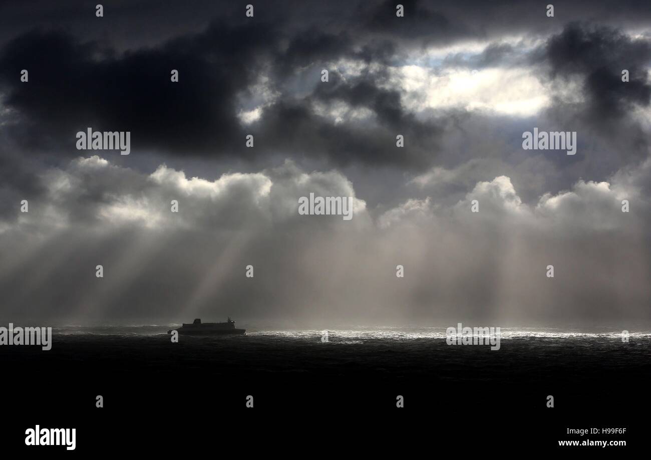 Dfds ferry heads for the port of dover in kent hi-res stock photography ...