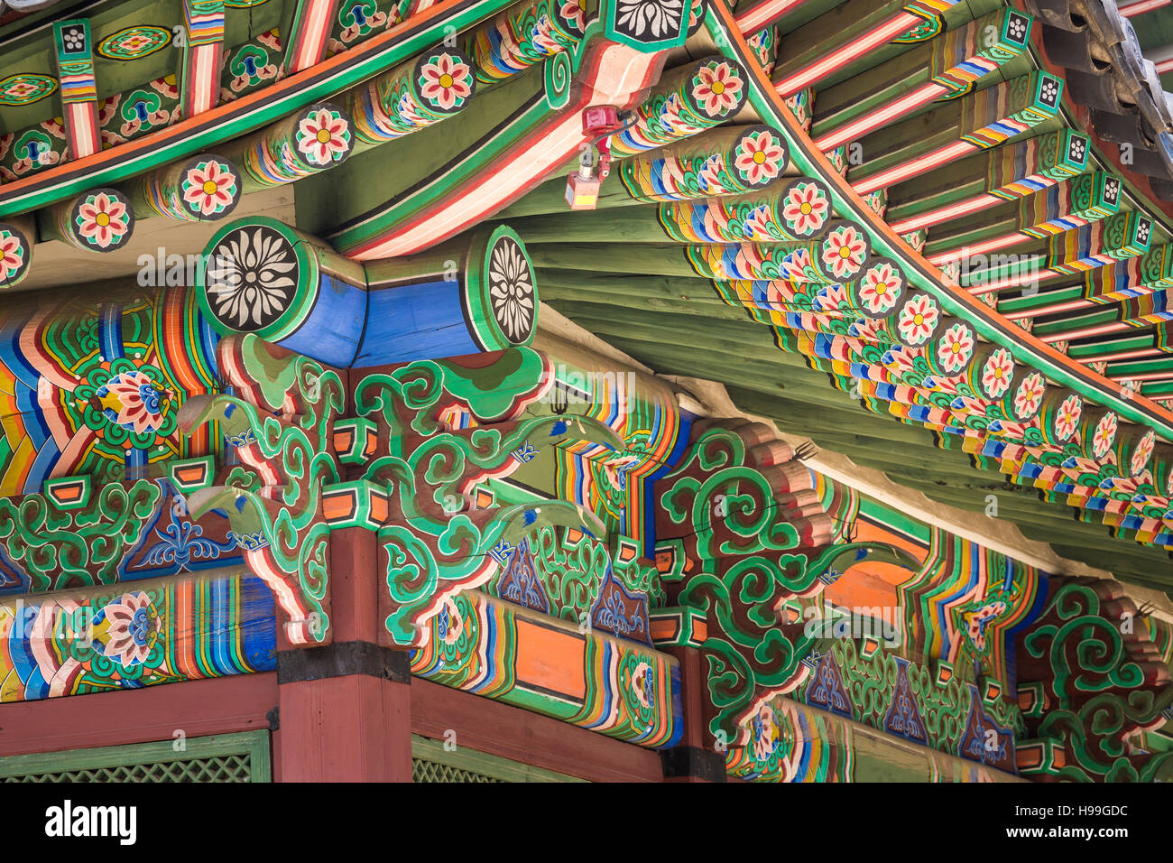 Detail of Traditional Korean Roof, Colourful Decorated Ornament for ...