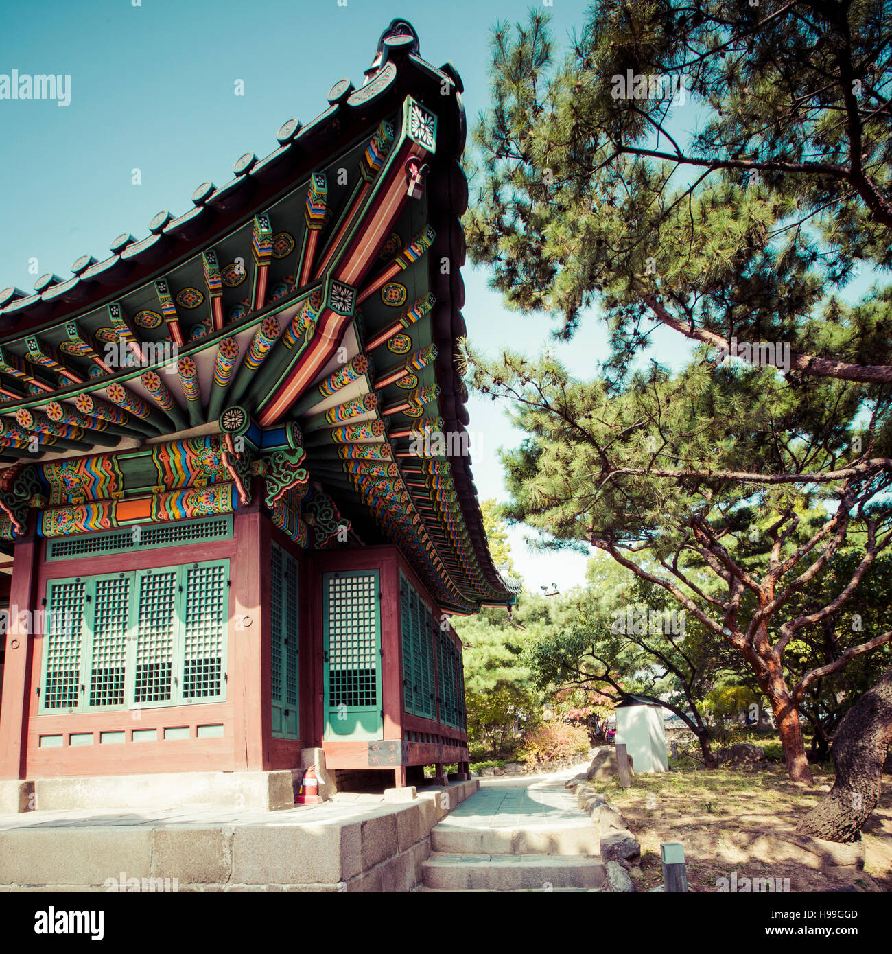 SEOUL - OCTOBER 21, 2016: Deoksugung Palace in Seoul, South Korea. It ...