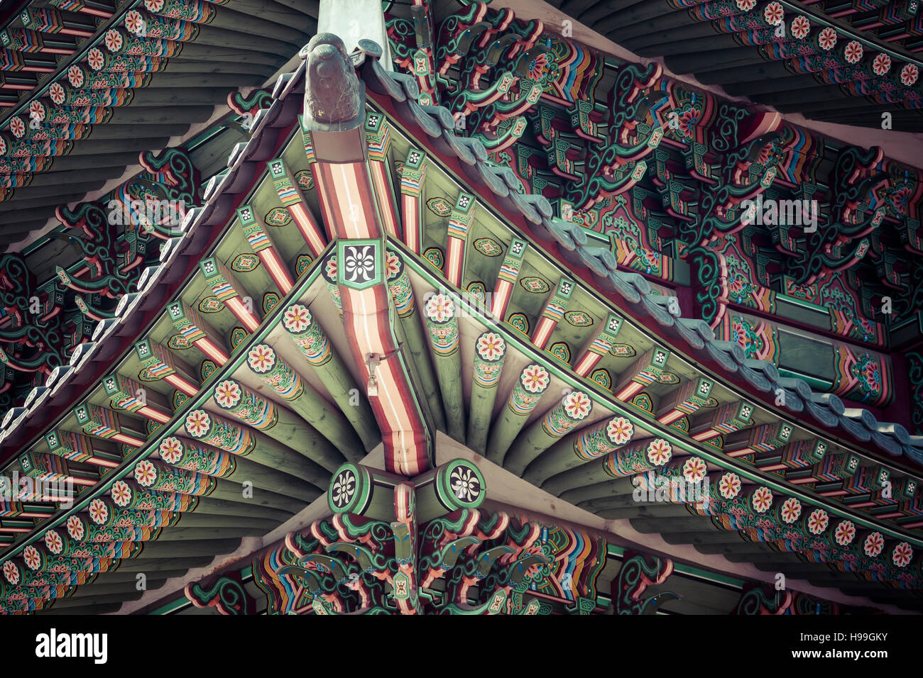 Details of Gyeongbokgung Palace. Traditional Architecture in Korea ...