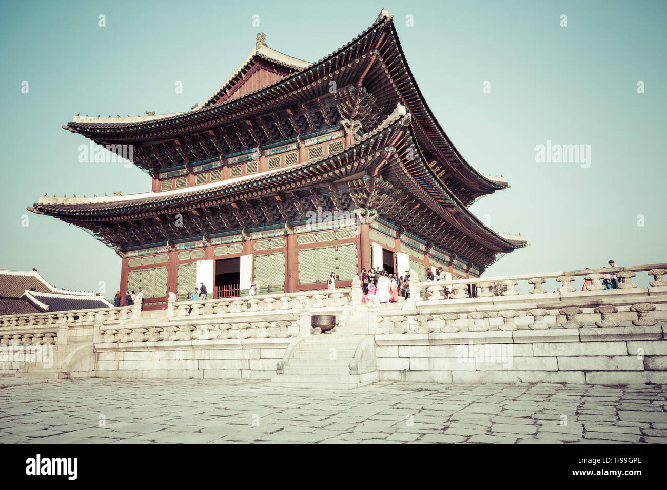 Geunjeongjeon main throne hall hi-res stock photography and images - Alamy