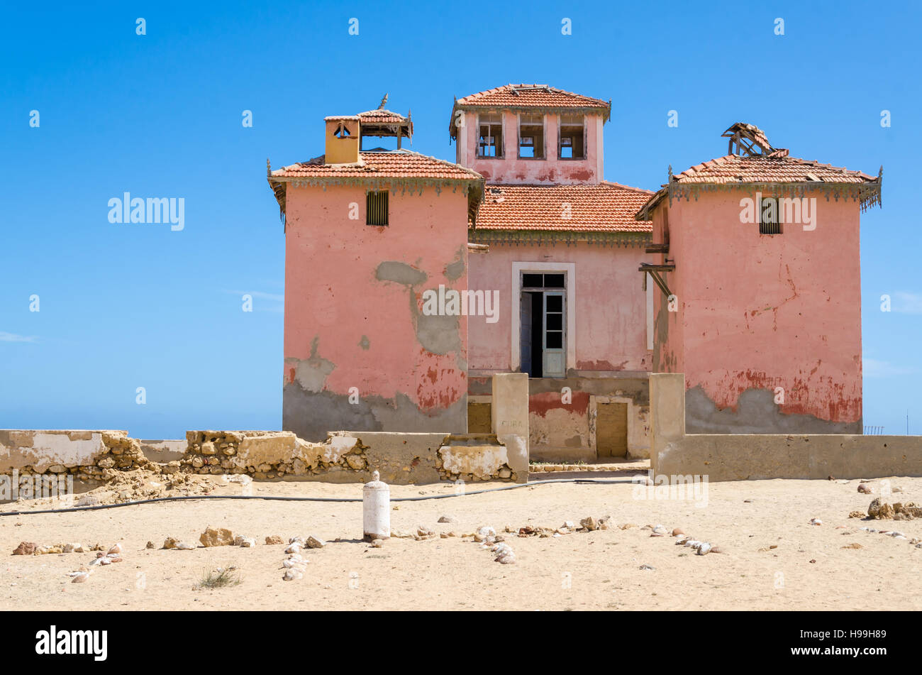 Angola africa old colonial portuguese house hi-res stock photography ...