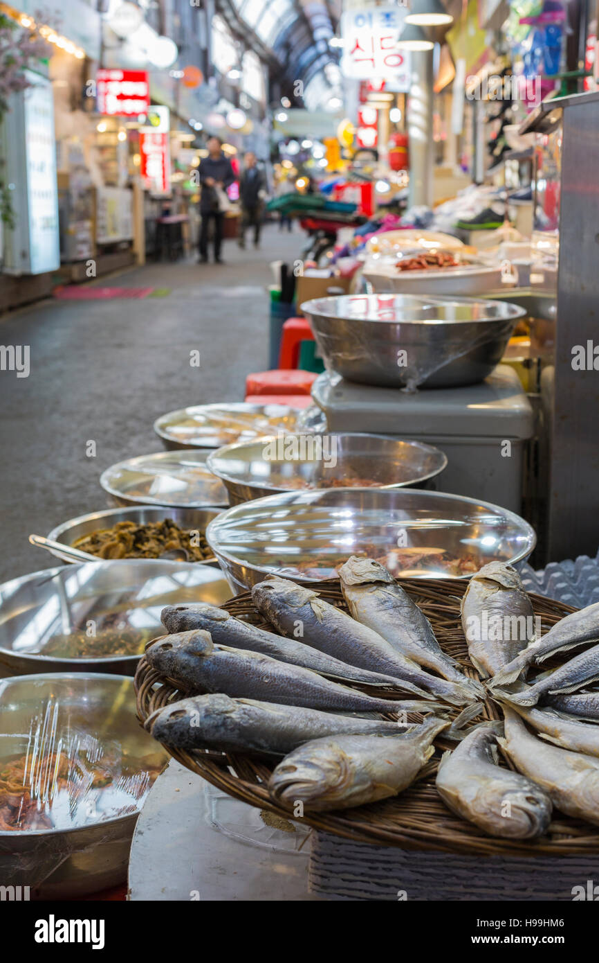 Tongin traditional market seoul hi-res stock photography and images - Alamy