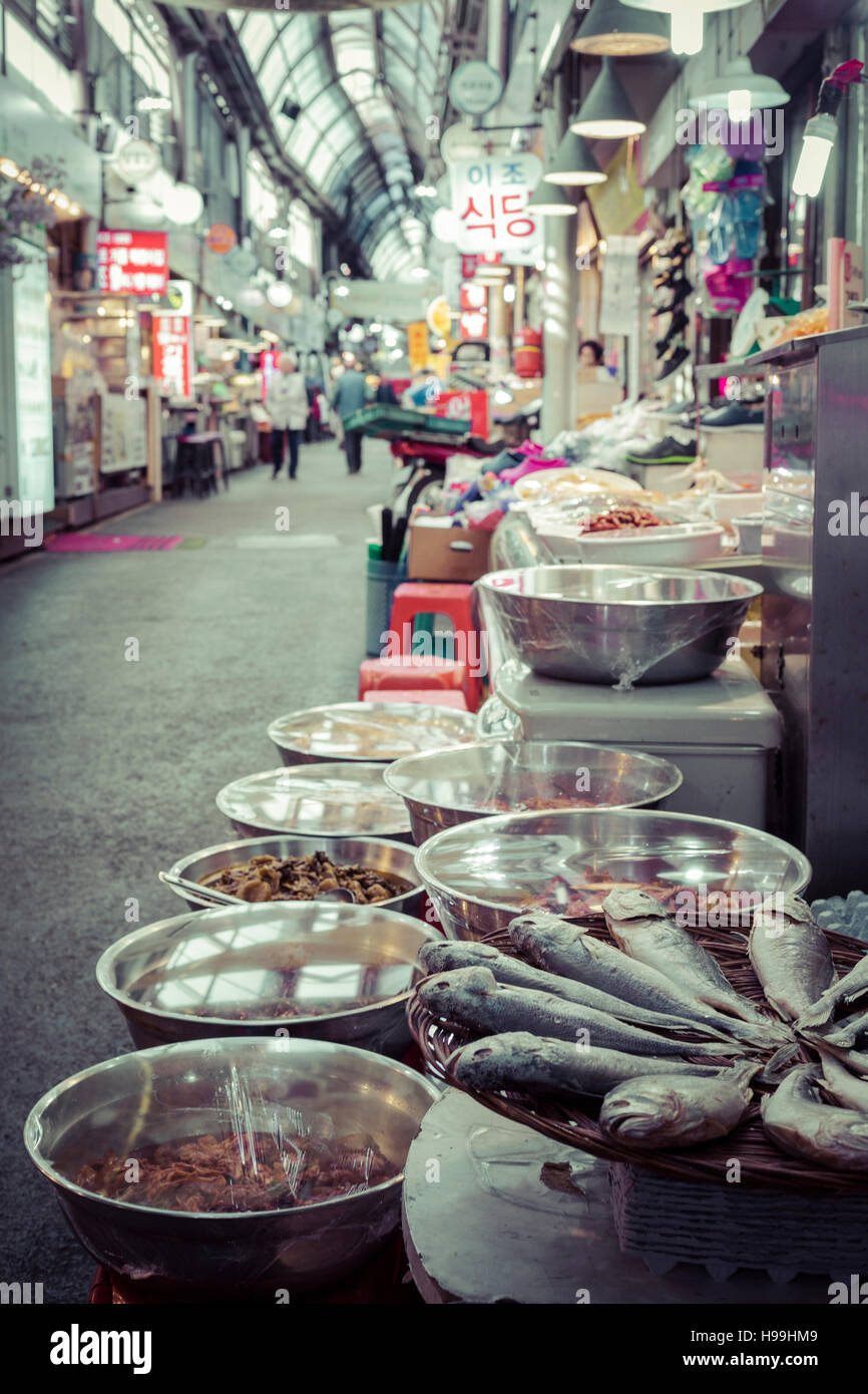 Tongin traditional market seoul hi-res stock photography and images - Alamy