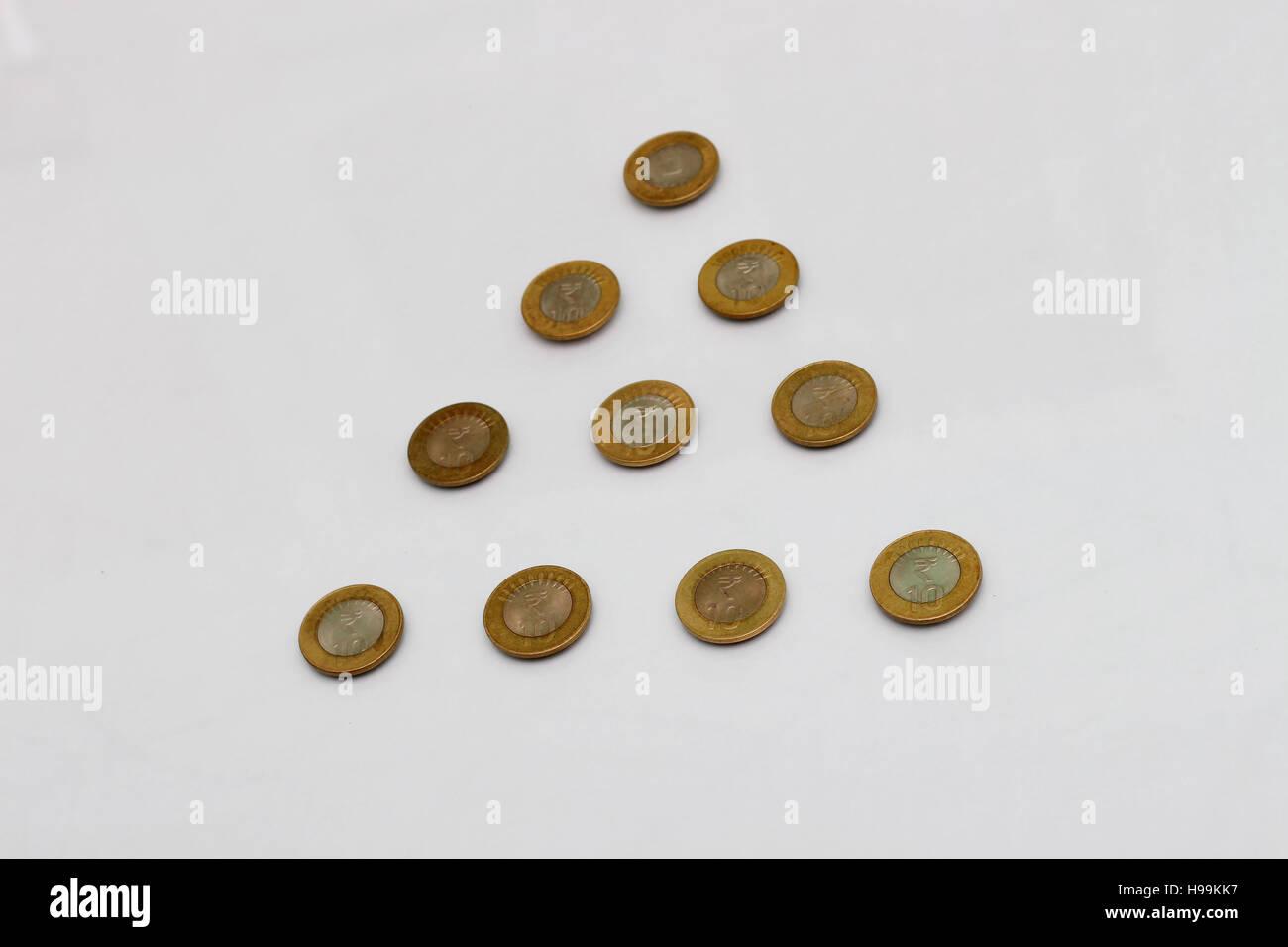 Ten rupee coin india pyramid hi-res stock photography and images - Alamy