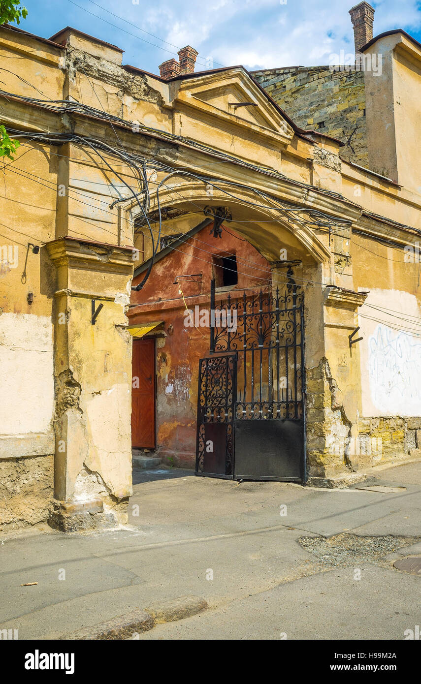 Old residential neighborhood crumbling hi-res stock photography and ...