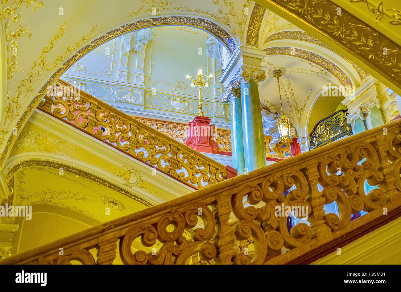 The beautiful stone handrails of the Opera Theatre are the visit cards ...