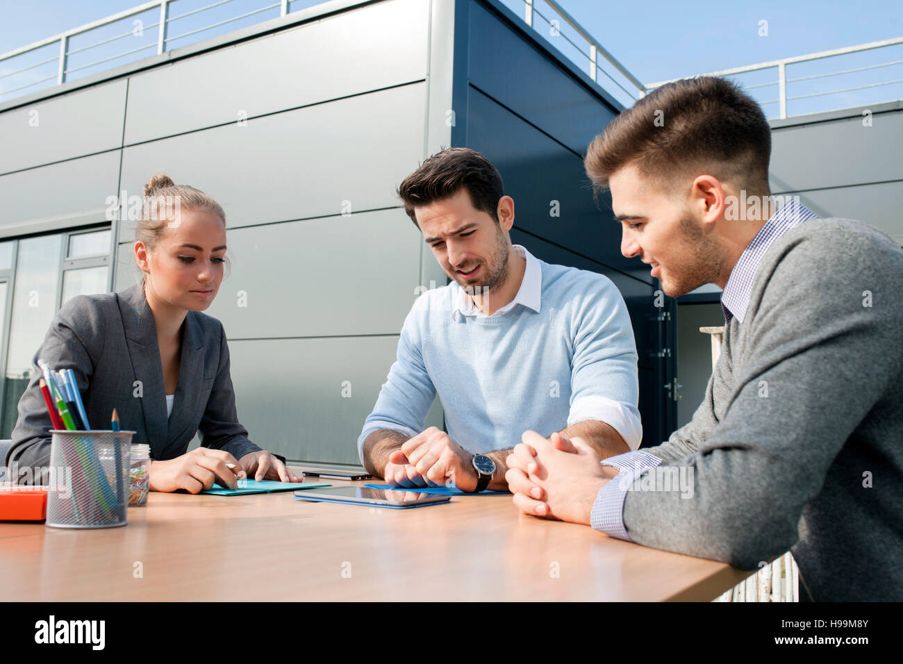Corporate meeting outdoors hi-res stock photography and images - Alamy