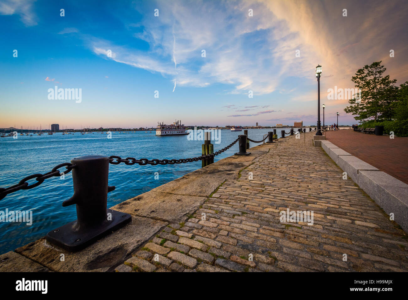 Boston massachusetts sunset hi-res stock photography and images - Alamy