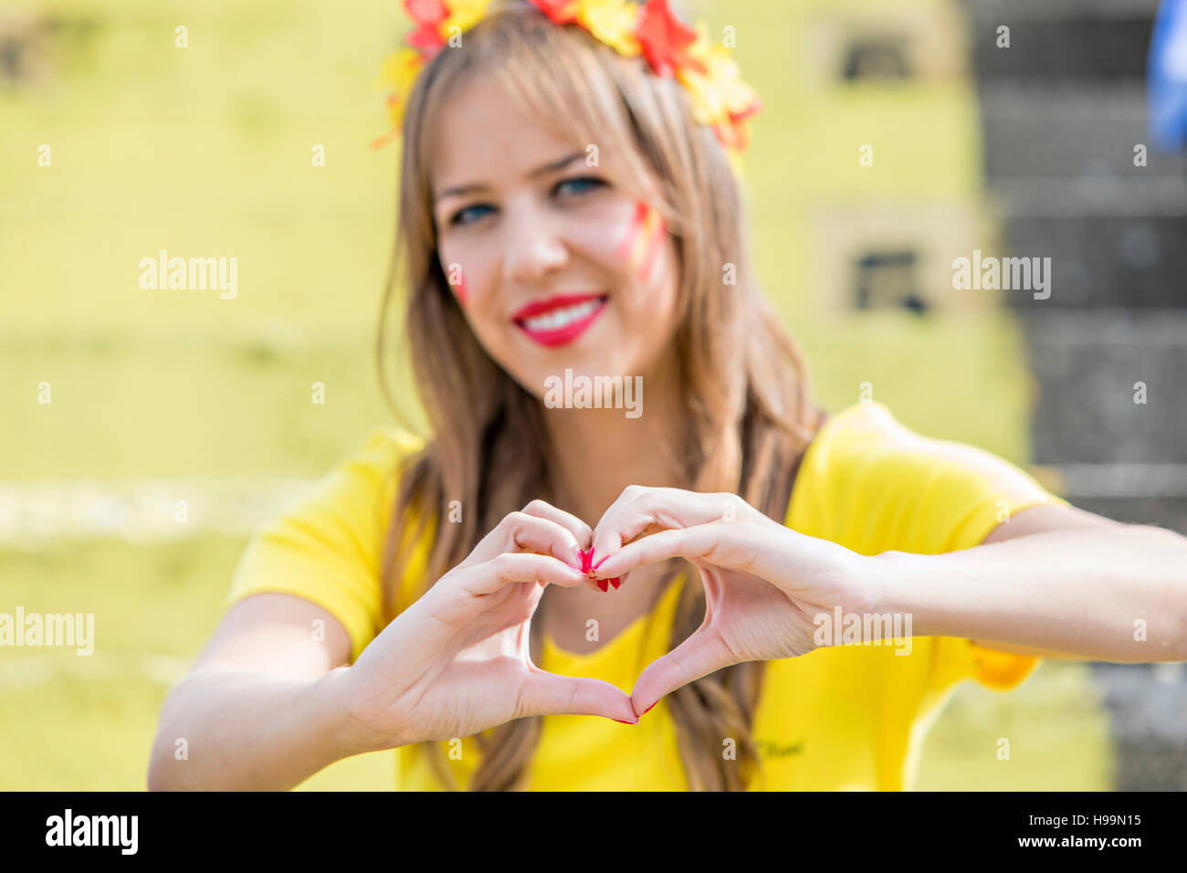 Human hands forming heart shape hi-res stock photography and images - Alamy