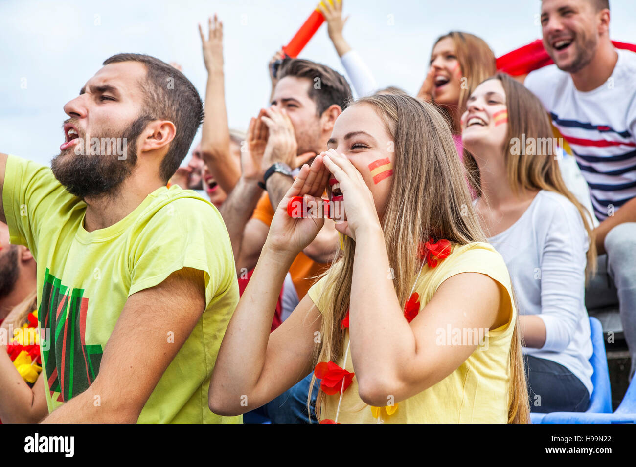 Shouting women hi-res stock photography and images - Alamy