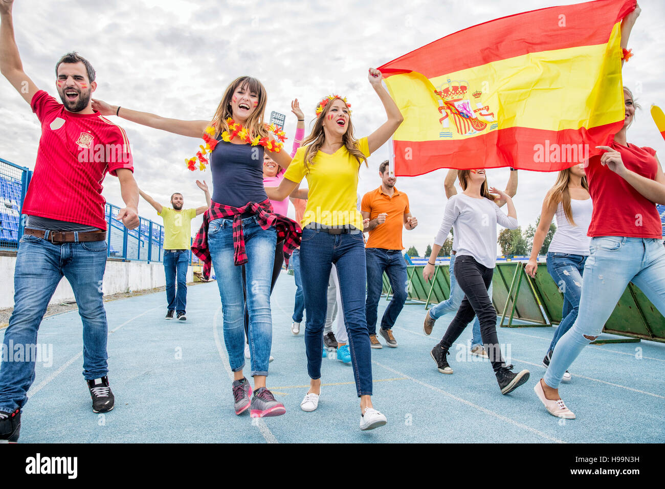 Soccer stadium full fans hi-res stock photography and images - Alamy
