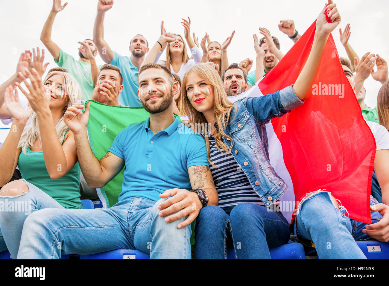 Italian flag crowd hi-res stock photography and images - Alamy