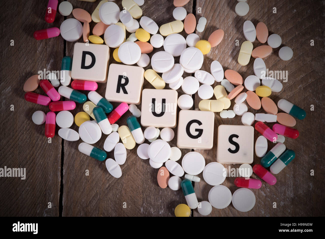 tablets and narcotic addiction Stock Photo - Alamy