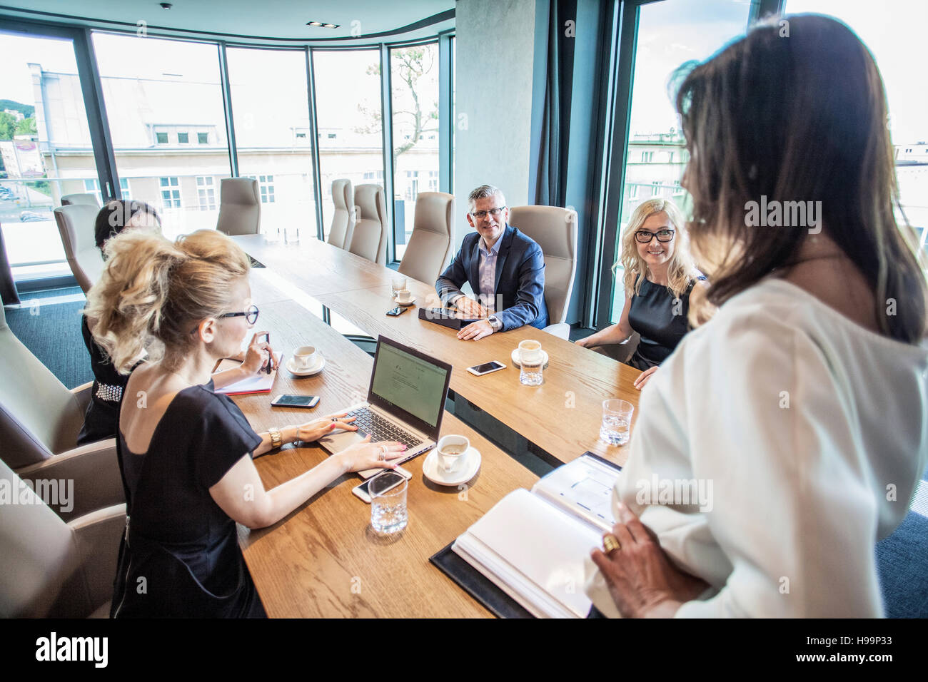Business meeting room in office hi-res stock photography and images - Alamy