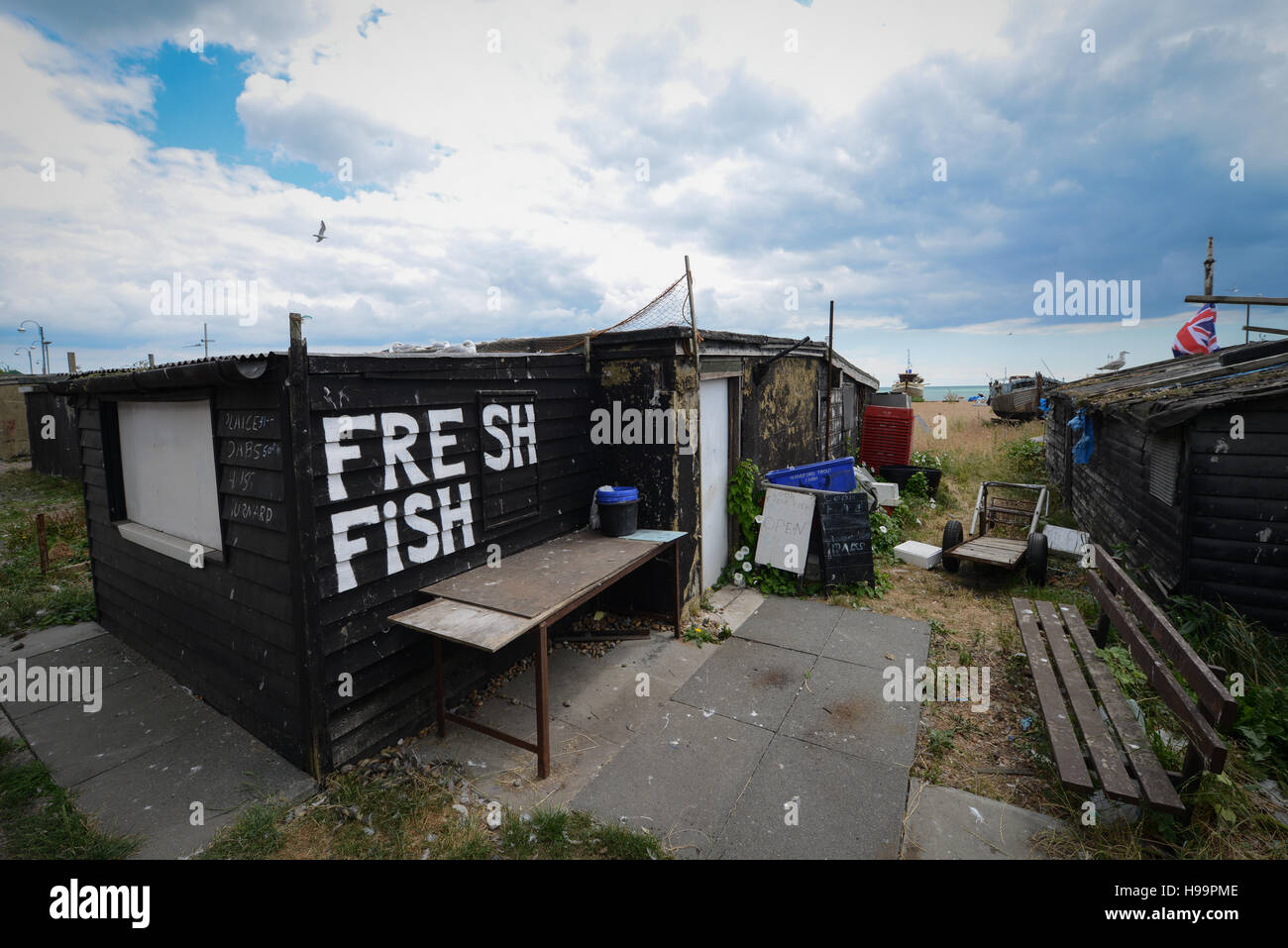 Fishermans huts hastings hi-res stock photography and images - Alamy